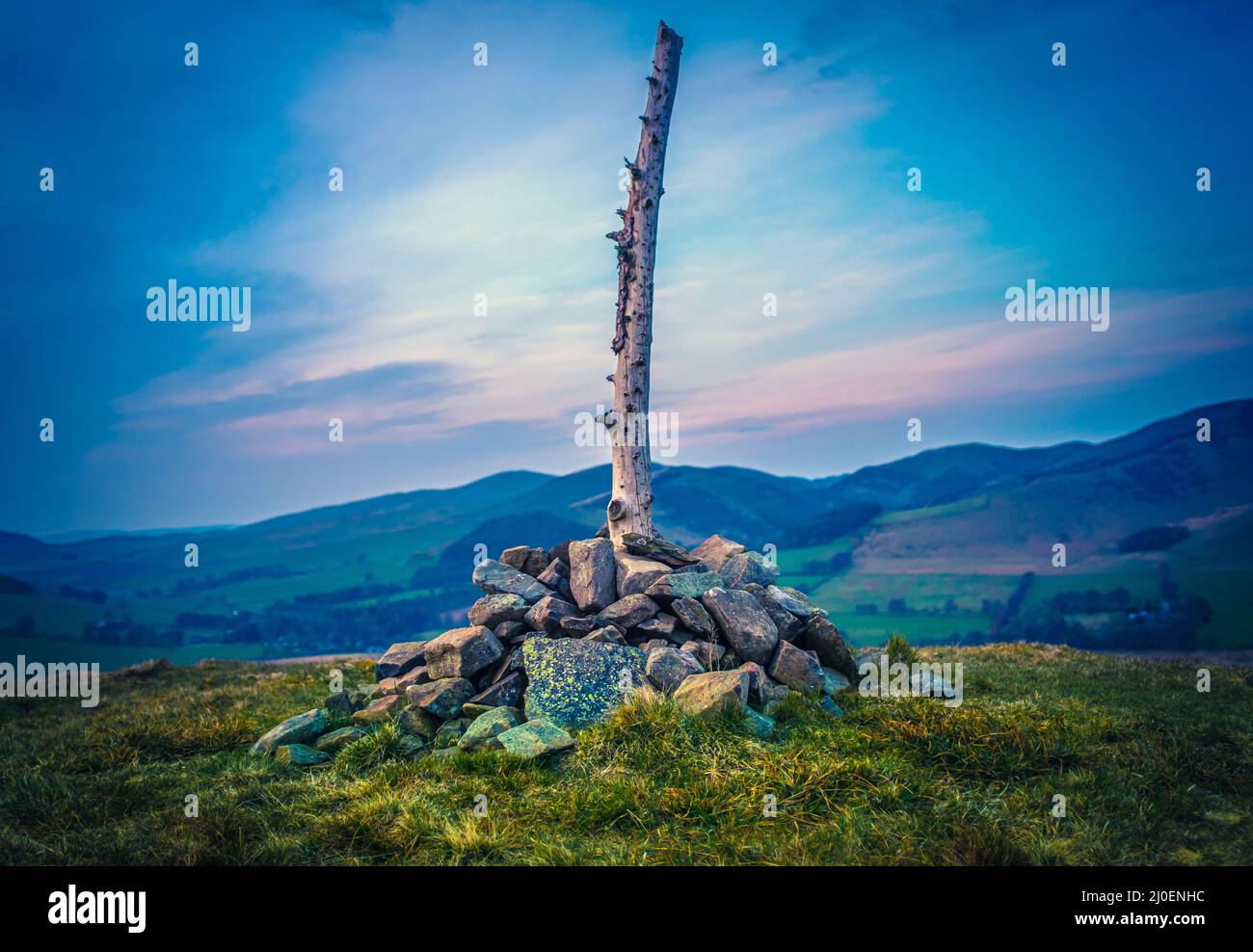 Beautiful hilltop scenery hi-res stock photography and images - Alamy