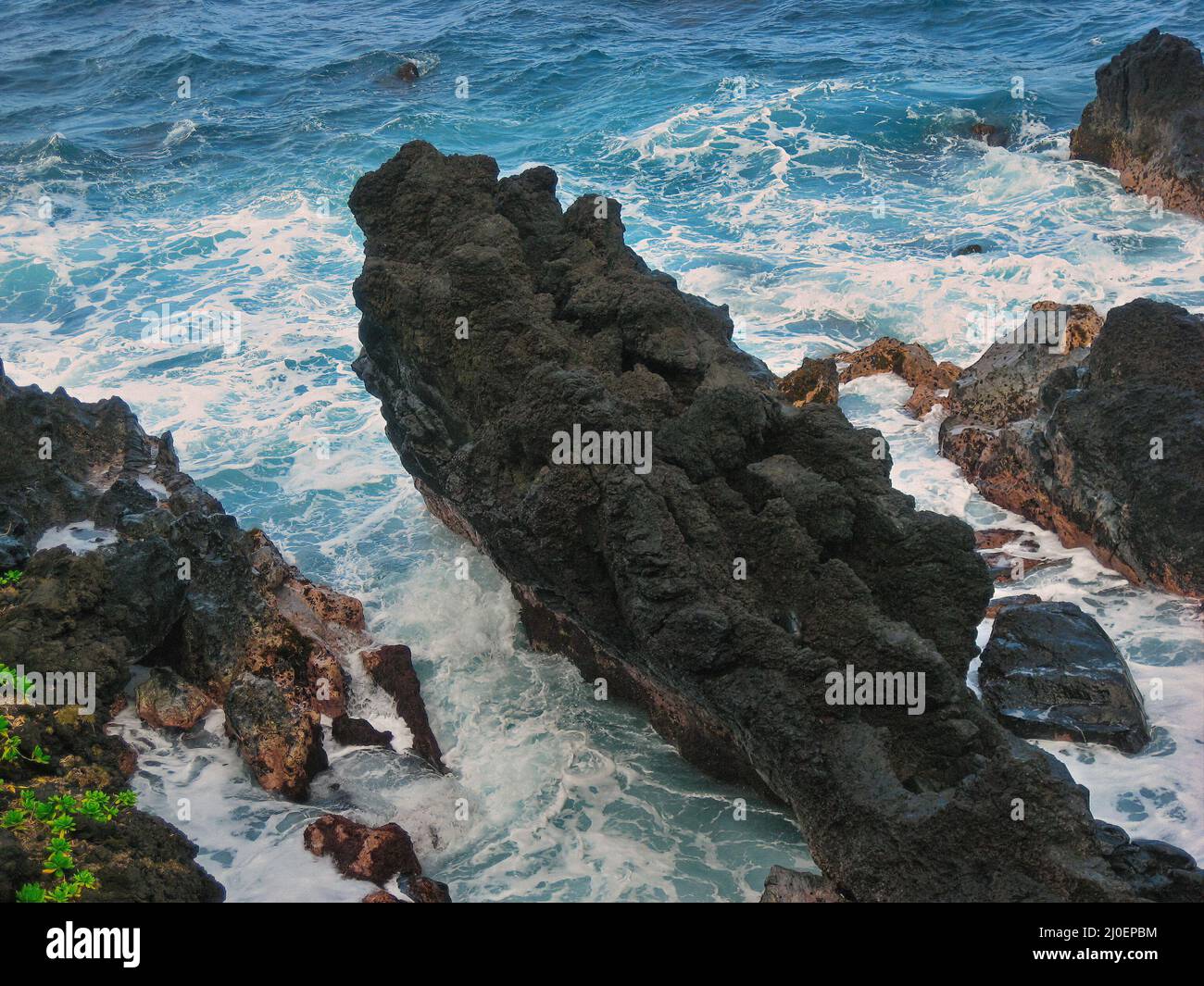 Lava cliffs hi-res stock photography and images - Alamy