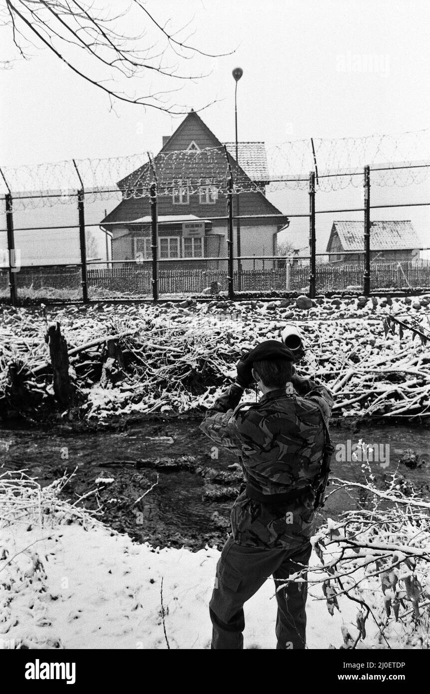 British troops patrolling the Berlin Wall between East and West Germany ...