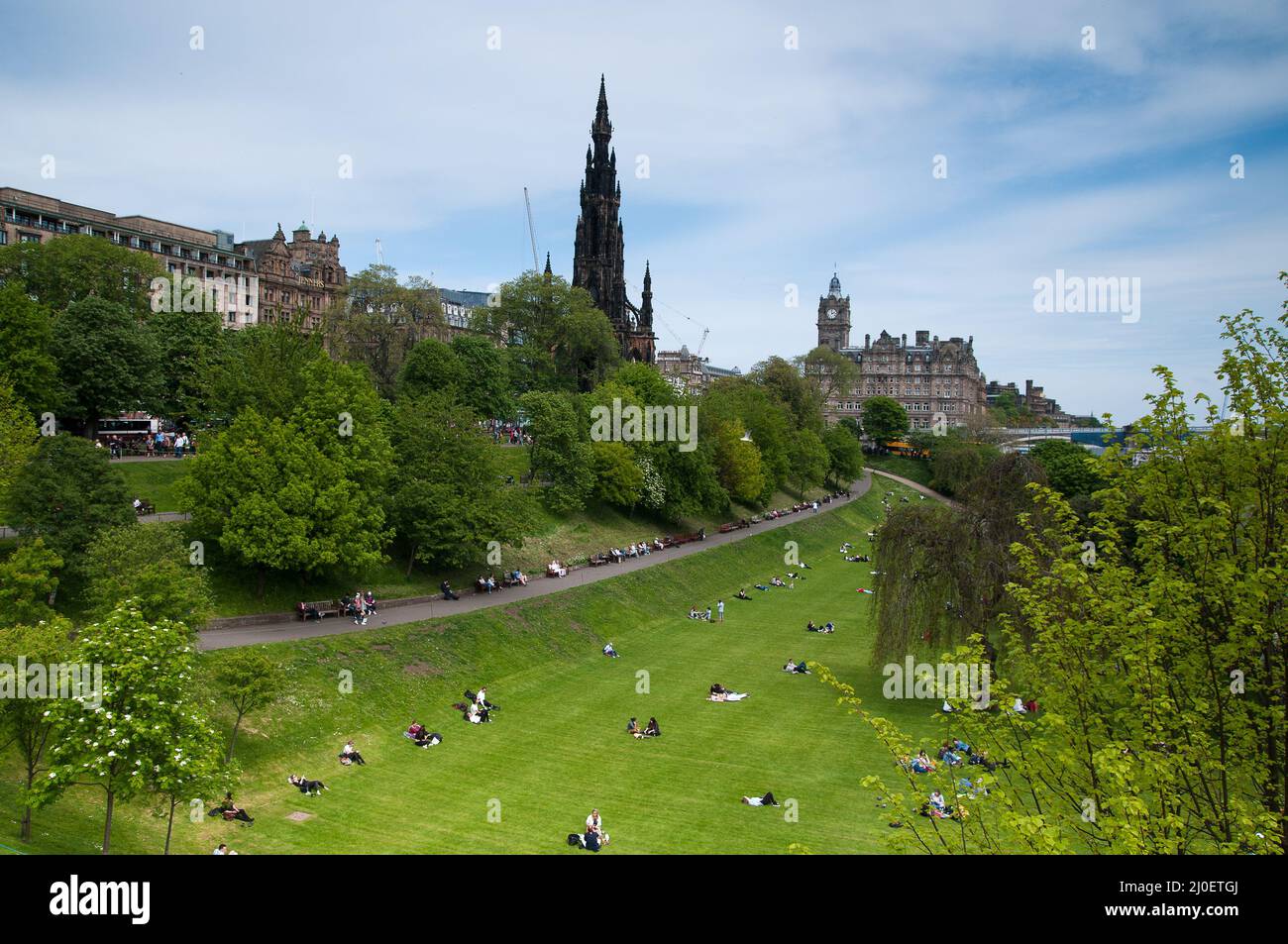 Edinburgh tourist guide hi-res stock photography and images - Alamy