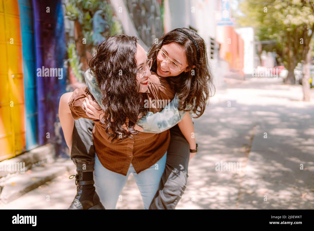 Little friend hi-res stock photography and images - Alamy