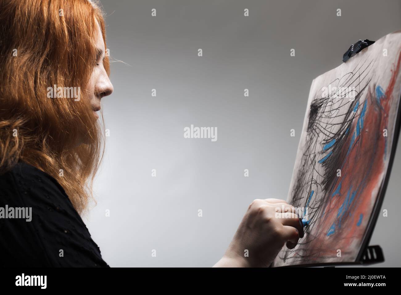 Painting portrait paper craft hi-res stock photography and images - Alamy