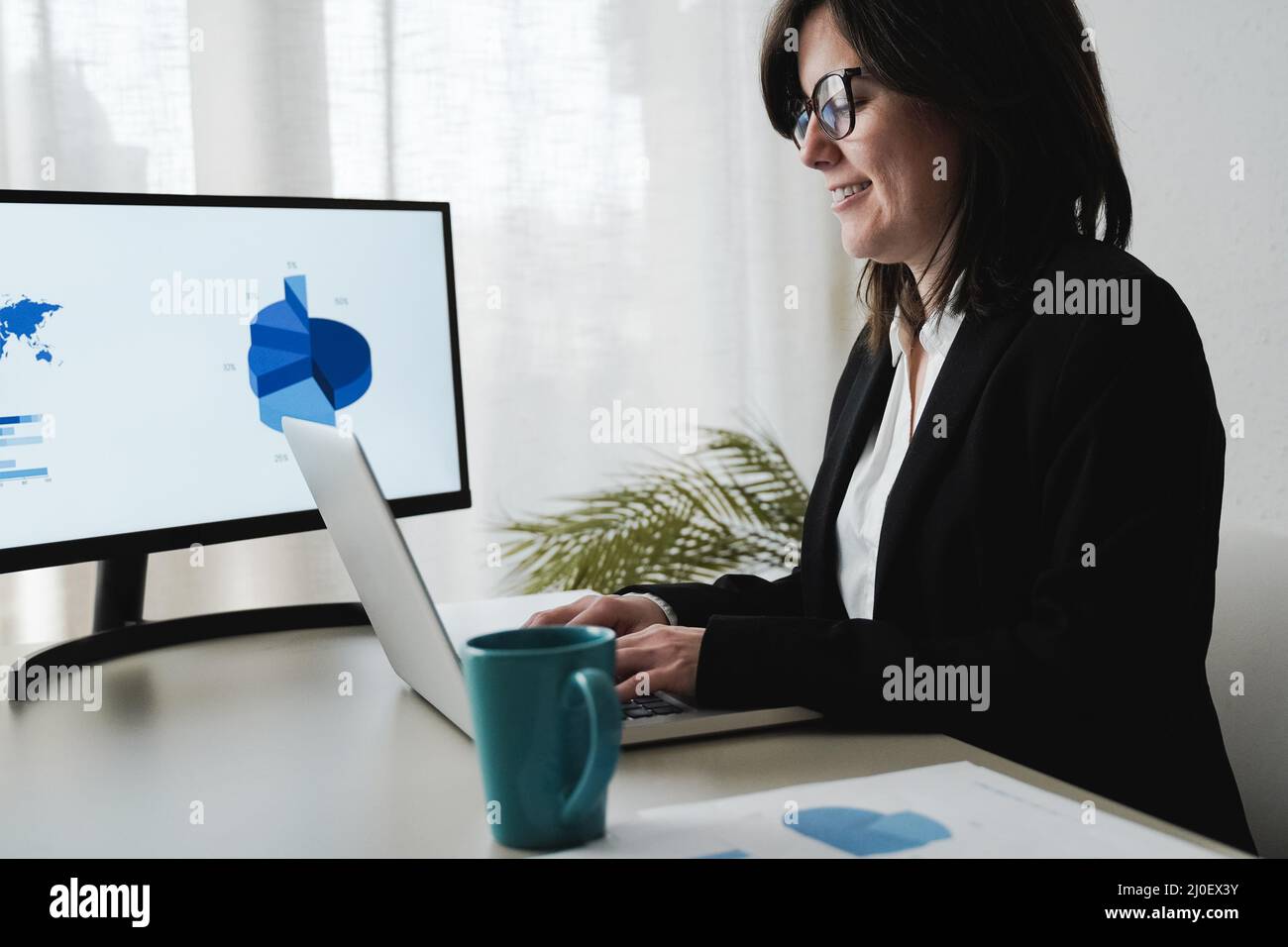 Inside bank hi-res stock photography and images - Alamy