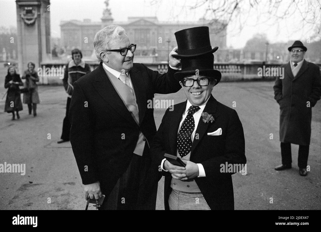 Two ronnies 1970s hi-res stock photography and images - Alamy