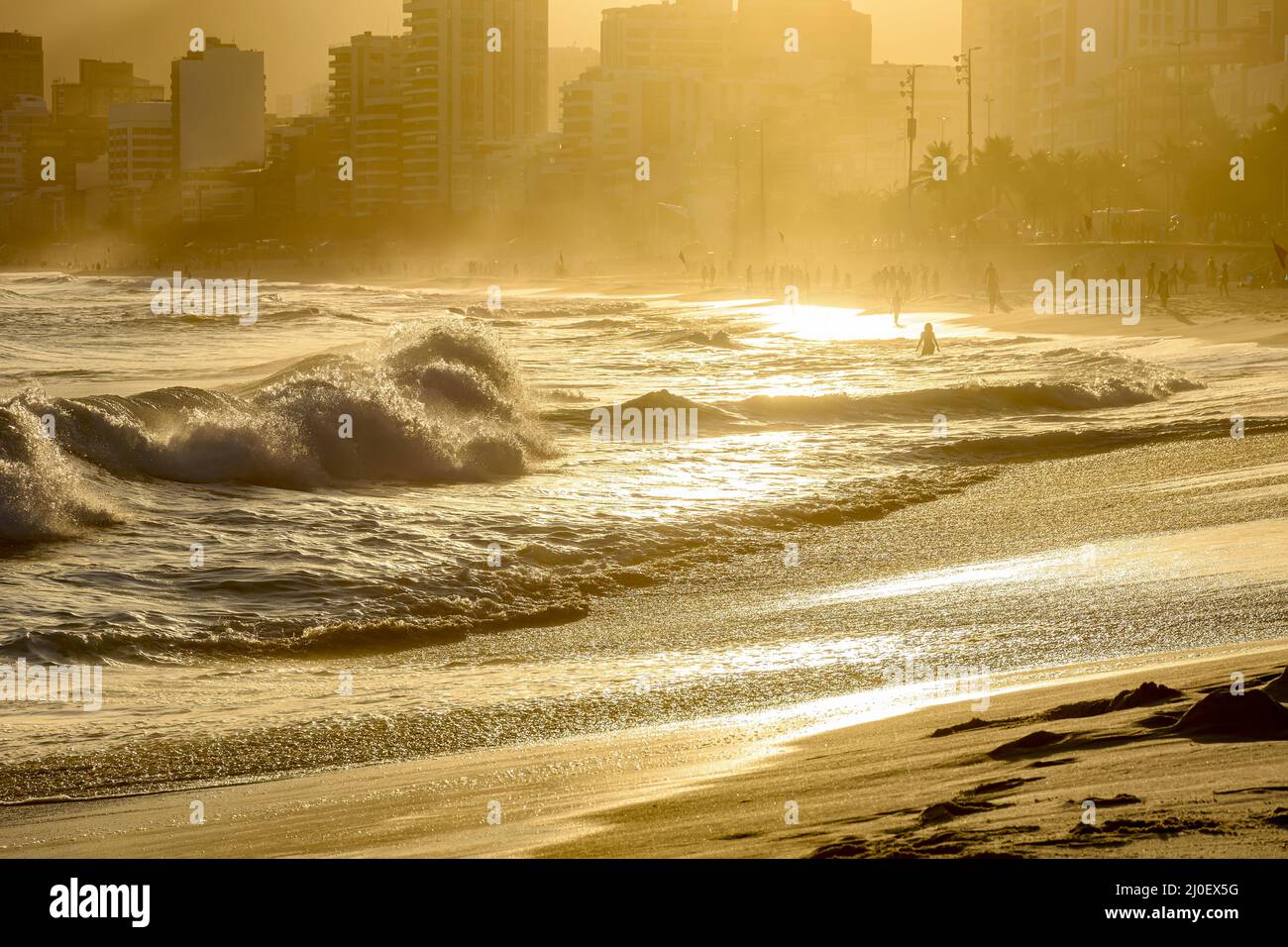 Summer sunset at Ipanema beach in Rio de Janeiro Stock Photo - Alamy