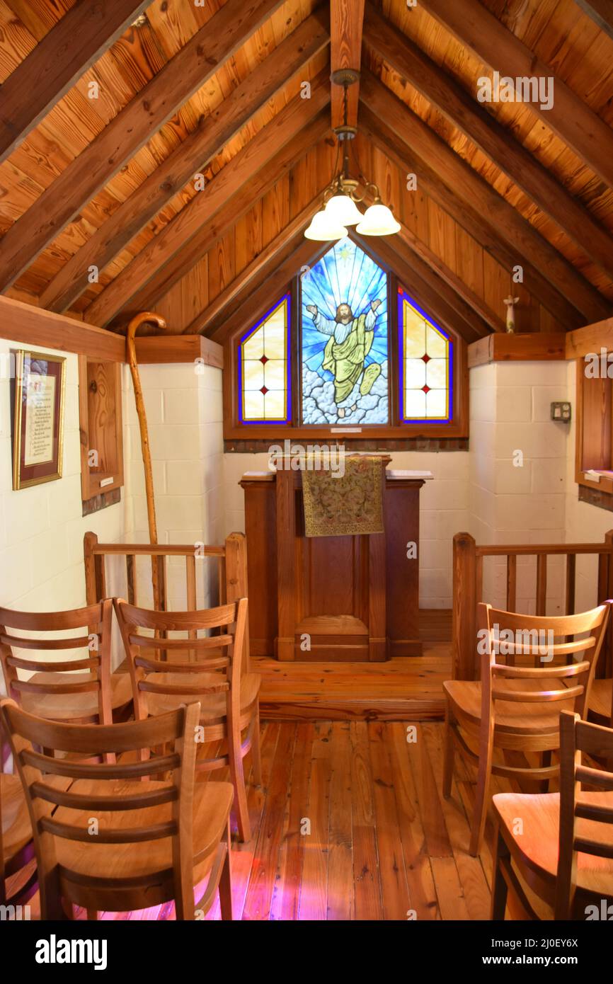 The Smallest Church in America (Memory Park Christ Chapel) in Townsend ...