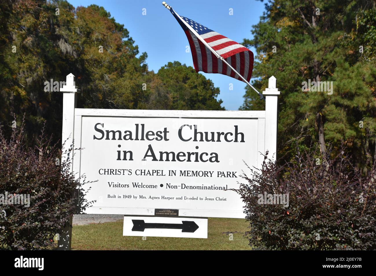 The Smallest Church in America (Memory Park Christ Chapel) in Townsend ...