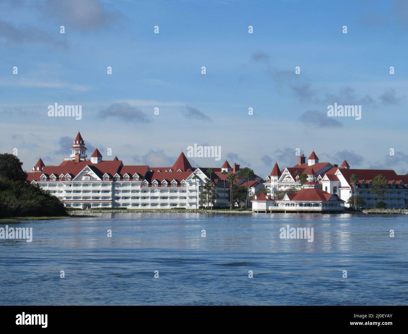 Grand Floridian Resort at the Seven Seas Lagoon Walt Disneyâ€™s Magic ...