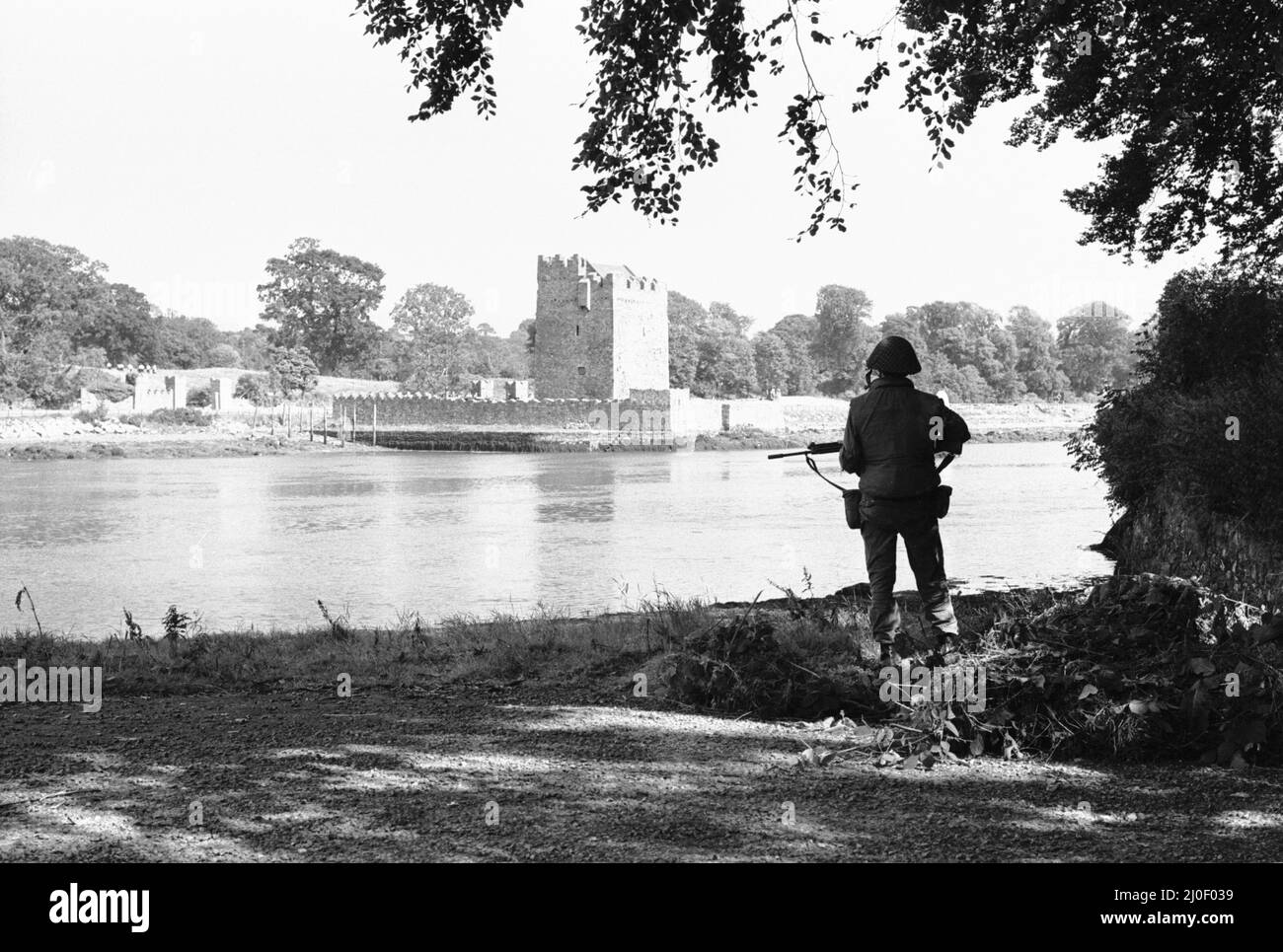 British army northern ireland warrenpoint Black and White Stock Photos ...
