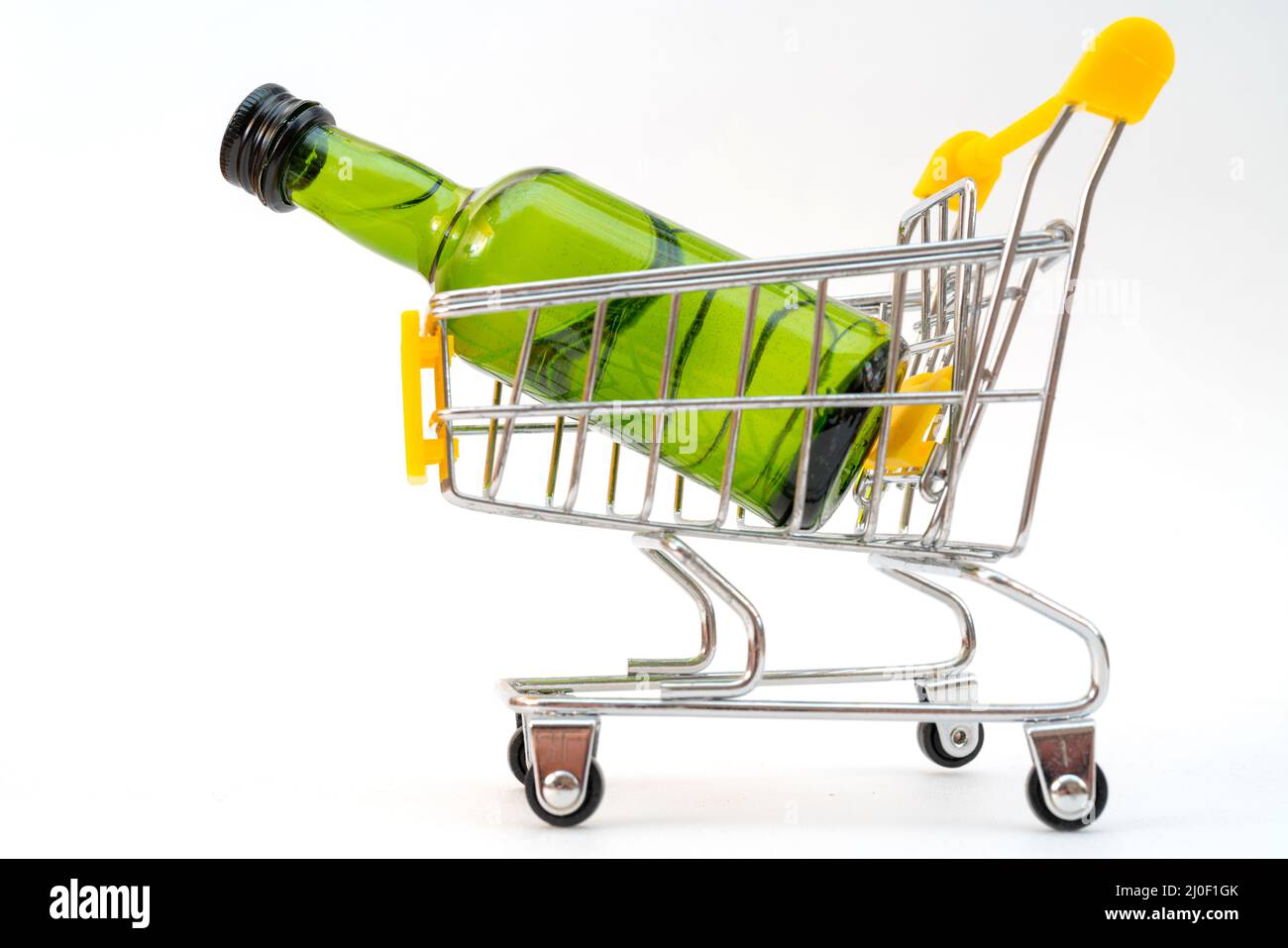 Supermarket alcohol trolley hi-res stock photography and images - Alamy
