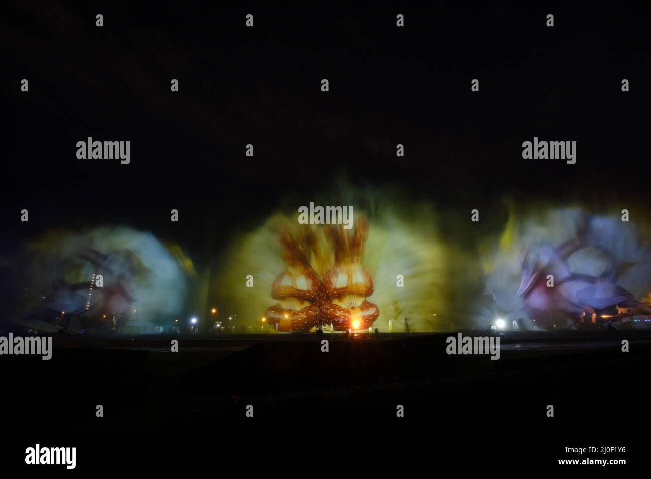 Multimedia show full of culture in the pools of the magic water circuit ...