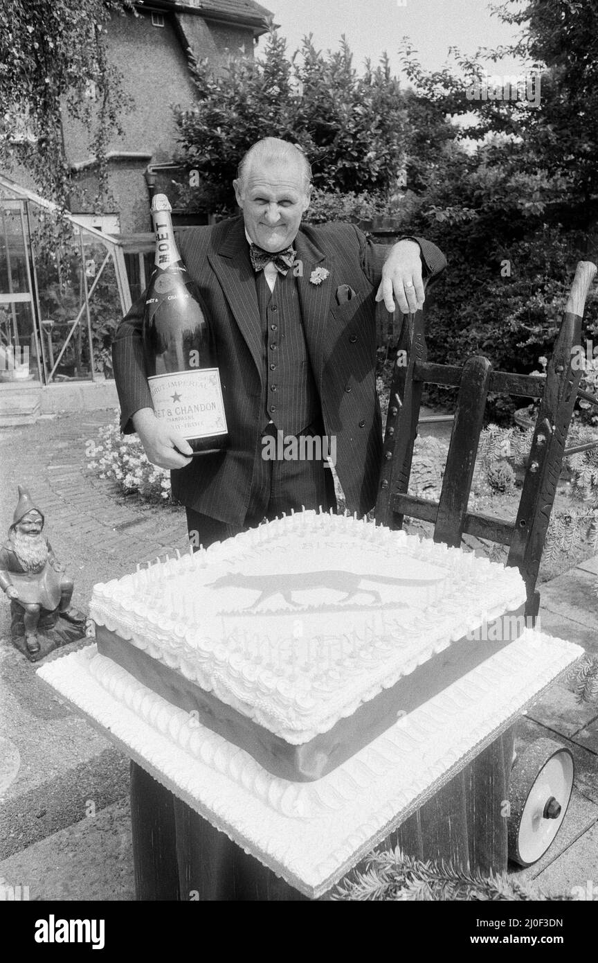 The cast of new Thames TV series 'Fox' filming a birthday scene for ...