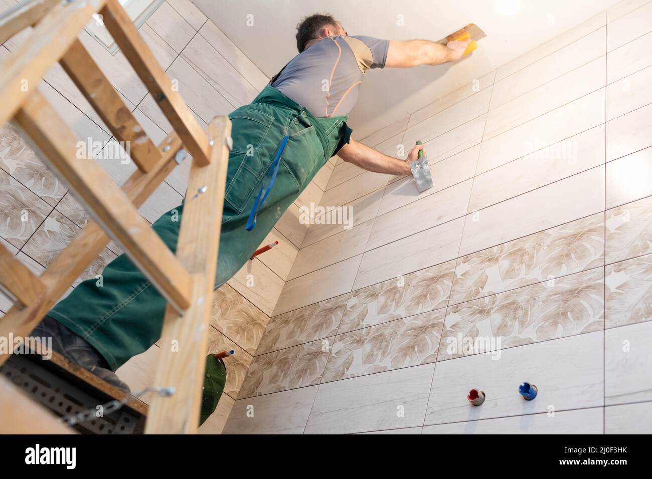Ceiling leveling hi-res stock photography and images - Alamy