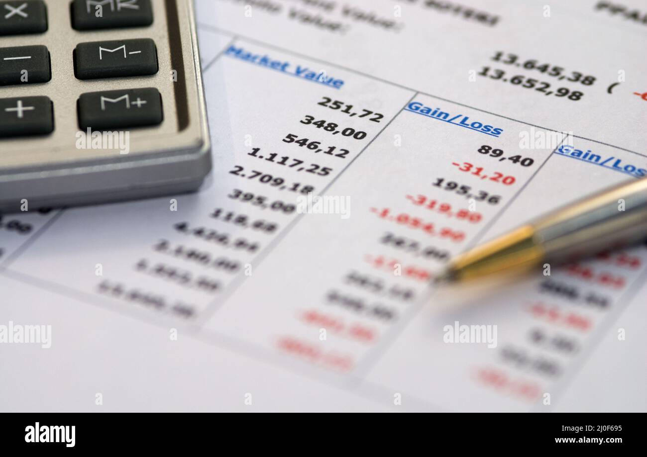 Report calculator hi-res stock photography and images - Alamy