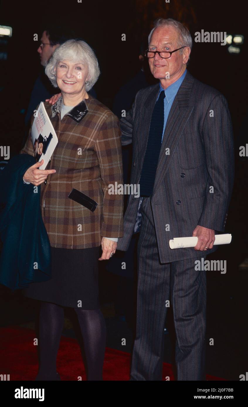 Joanne Woodward and Paul Newman attend the premiere of "Twilight" at ...