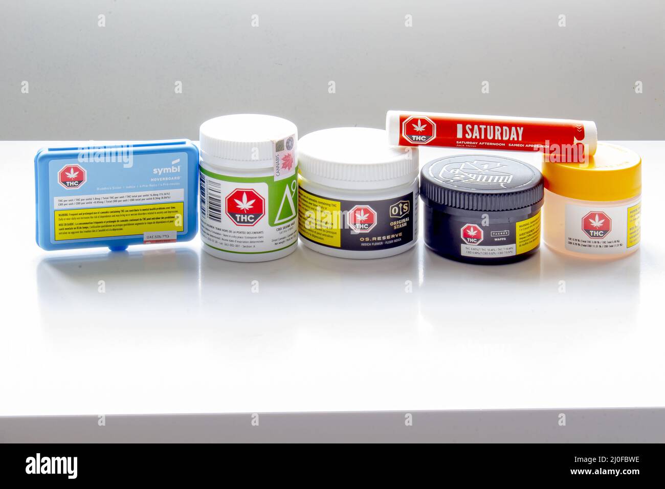 Cigarette packages canada hi-res stock photography and images - Alamy