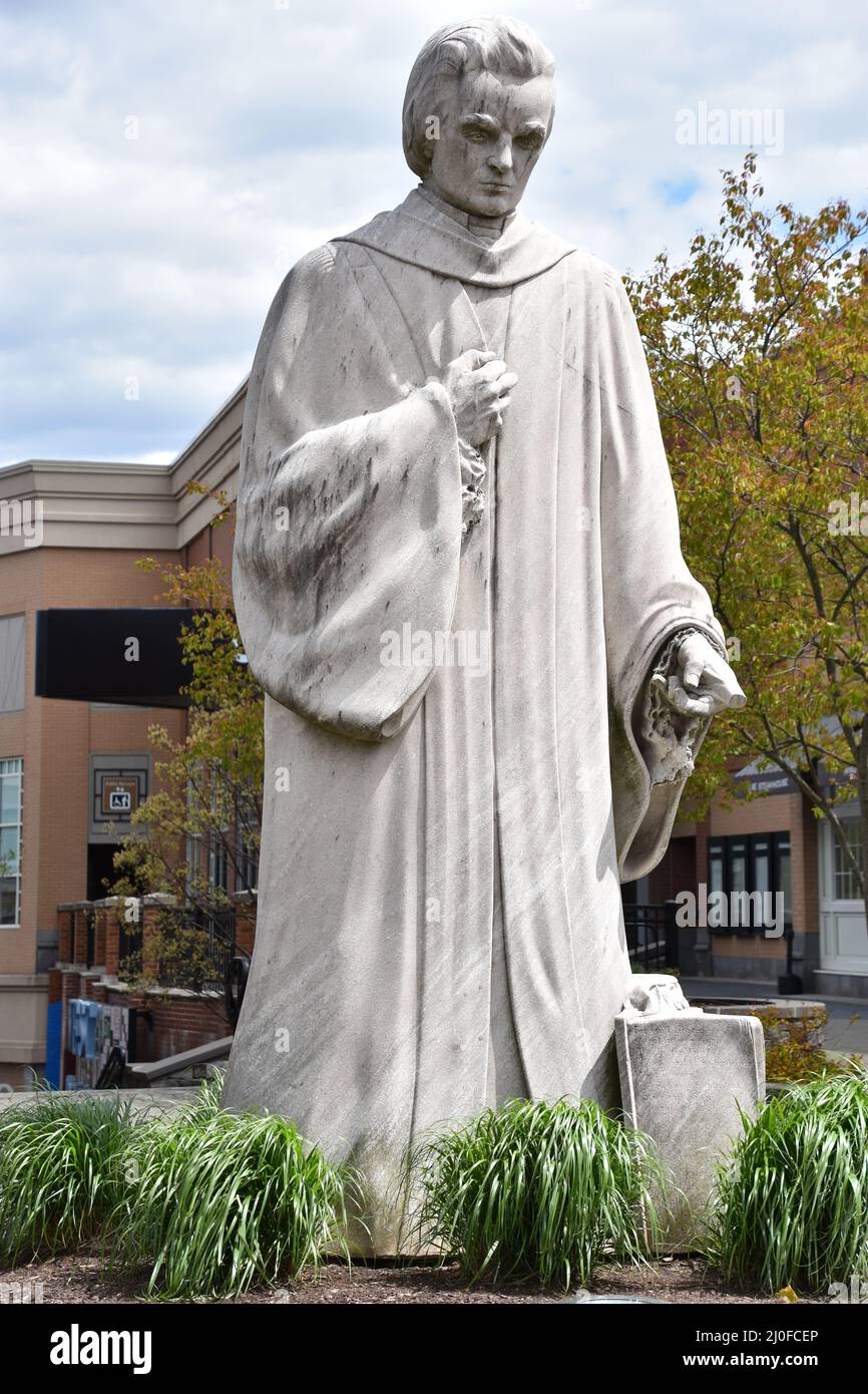Noah Webster statue in West Hartford, Connecticut Stock Photo - Alamy