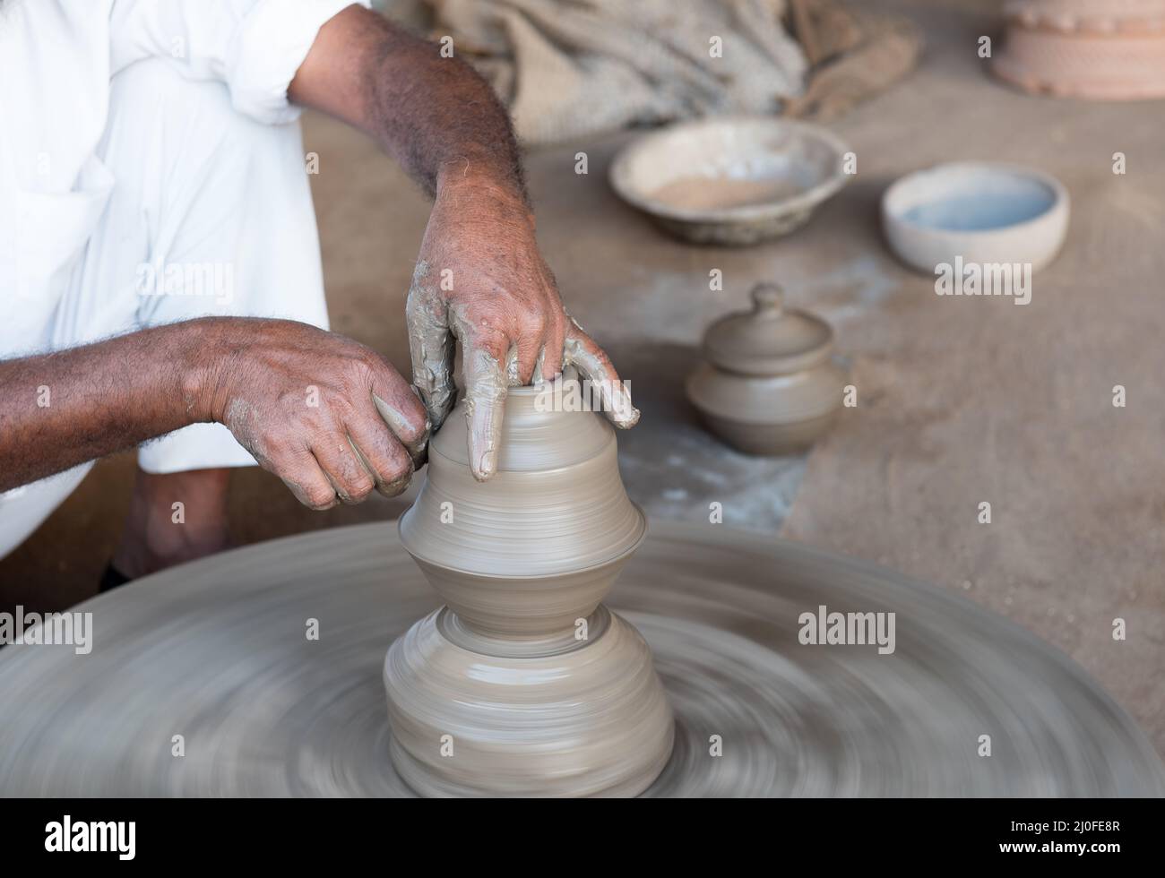 India making clay pots hi-res stock photography and images - Alamy