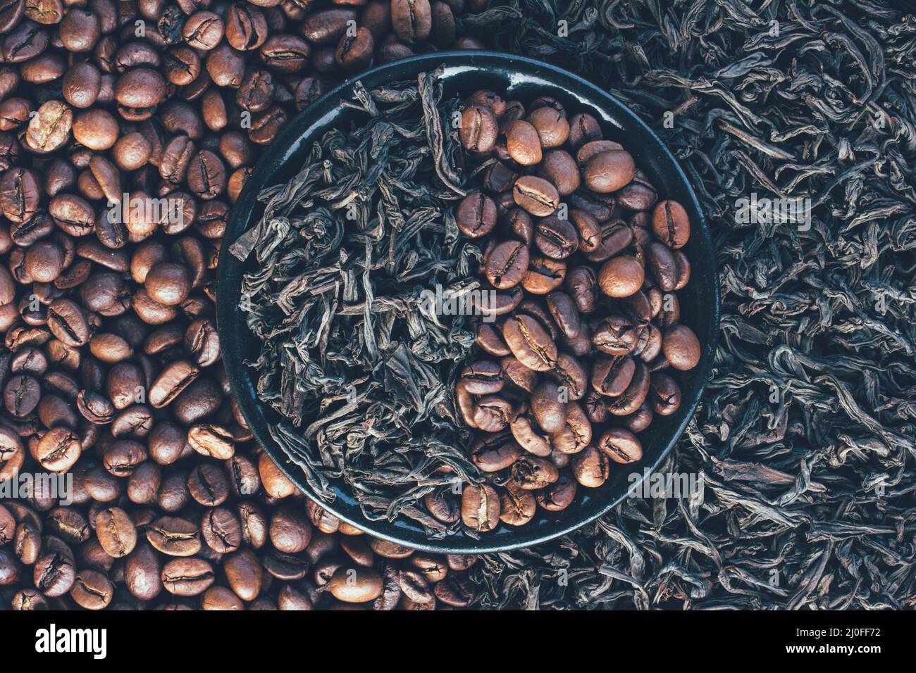 Roasted tea leaves hi-res stock photography and images - Alamy