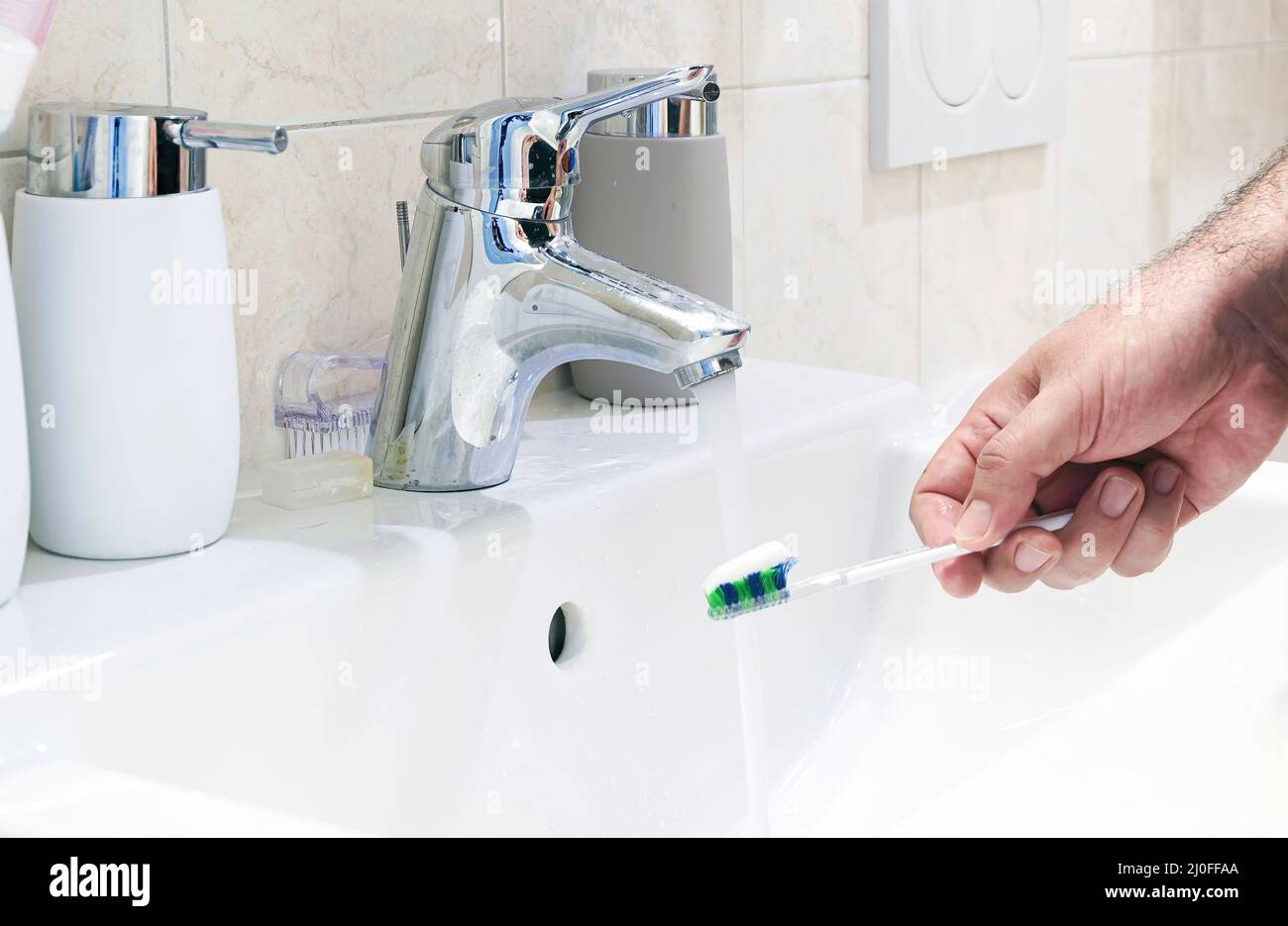 Sink toothbrush hi-res stock photography and images - Alamy