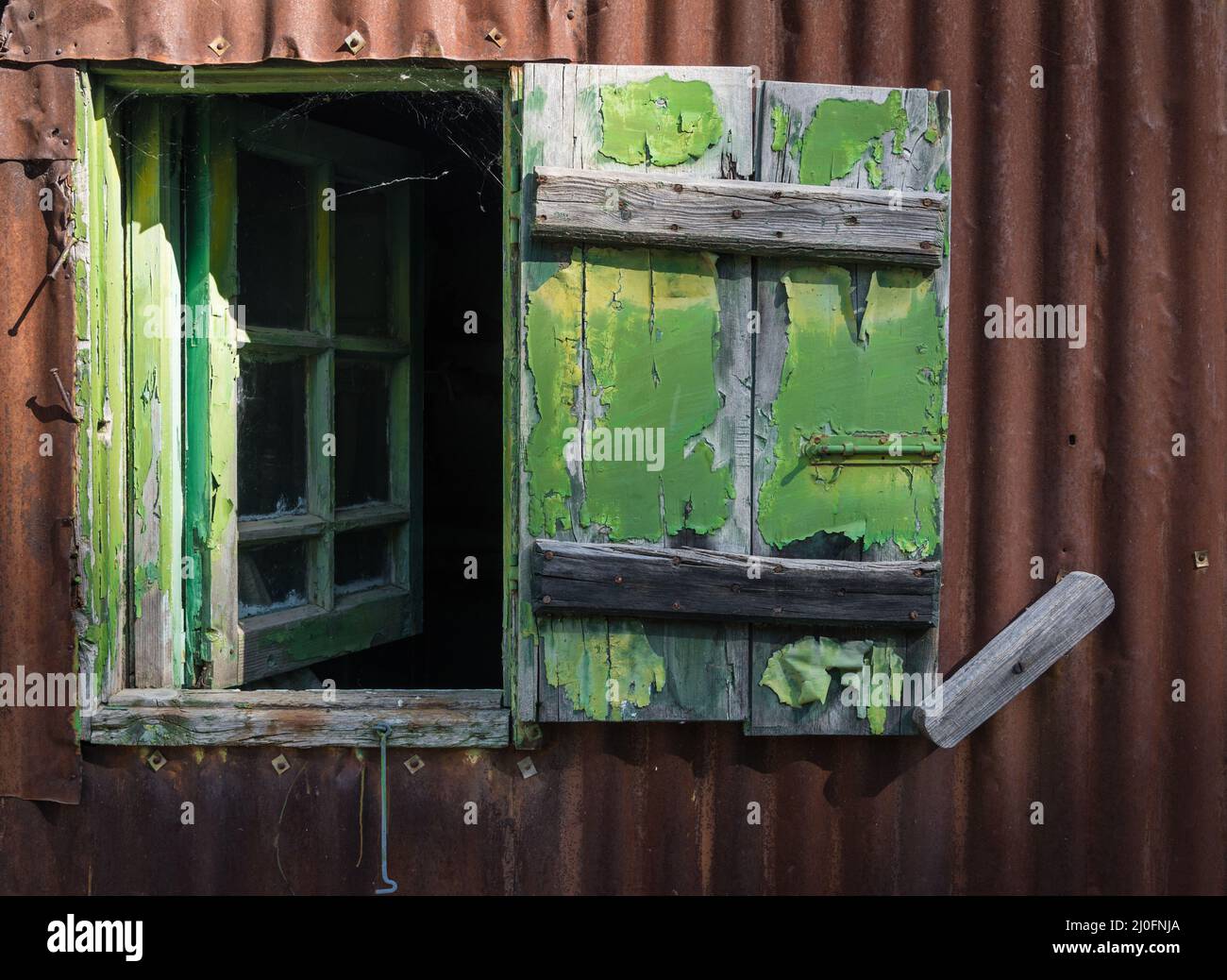 Open broken wooden window Stock Photo - Alamy