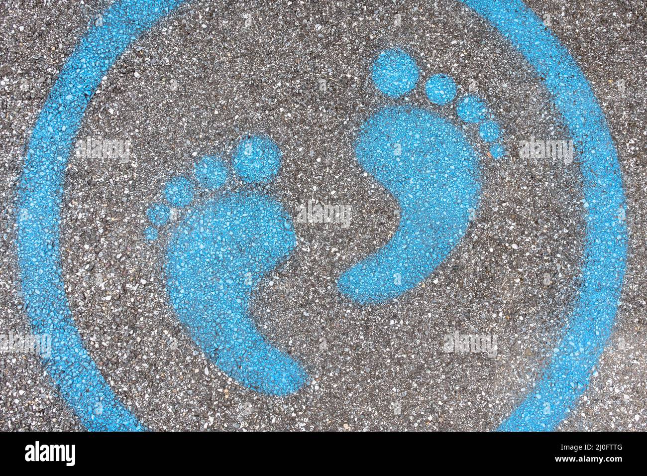 Social distancing symbol Stock Photo - Alamy