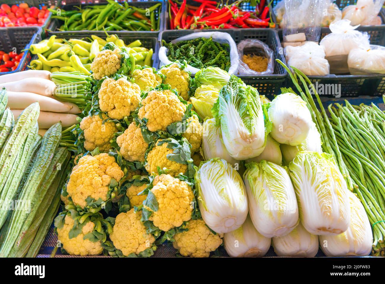 Food market with vegetable stall Stock Photo - Alamy