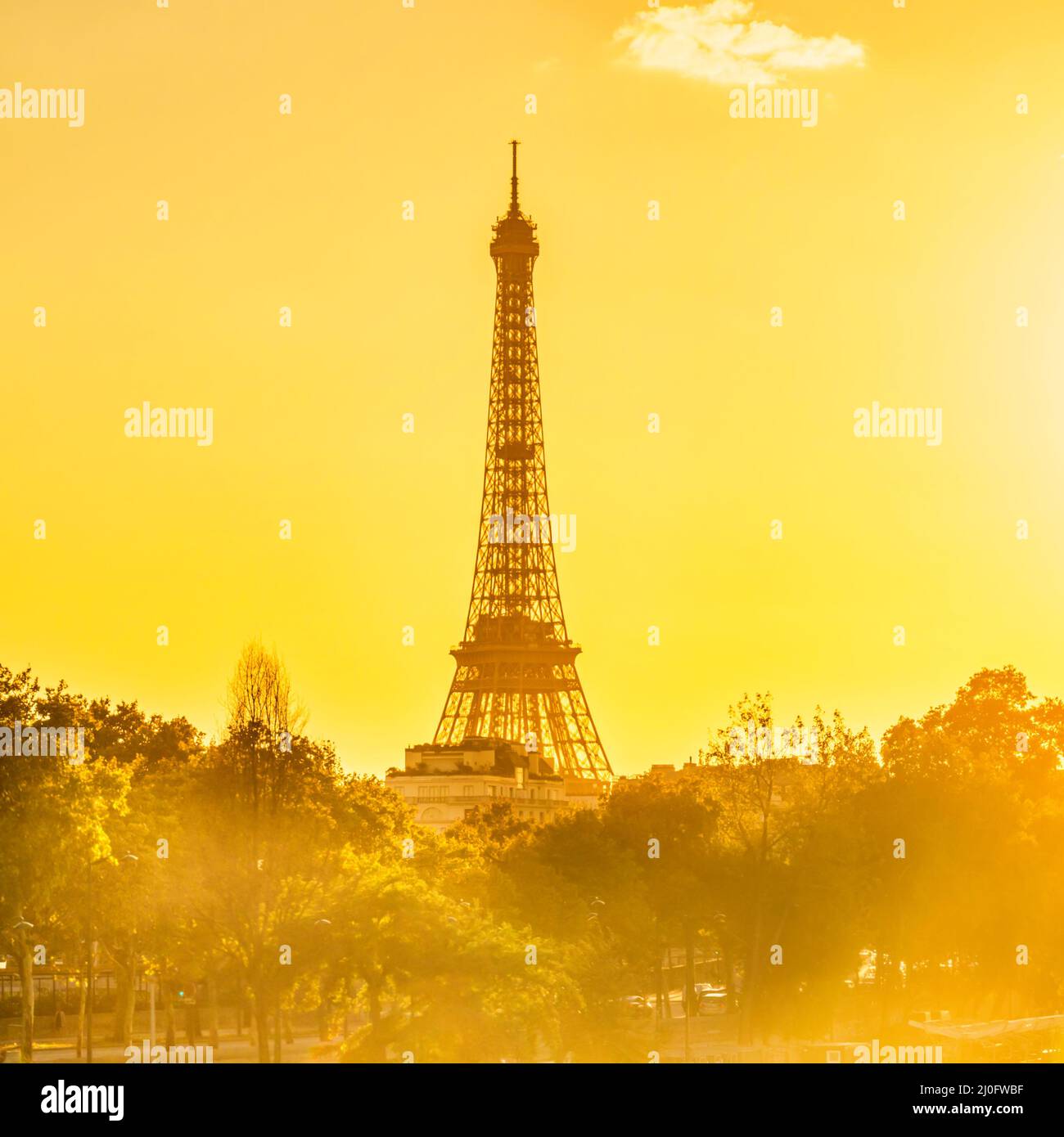 Beautiful eiffel tower hi-res stock photography and images - Alamy