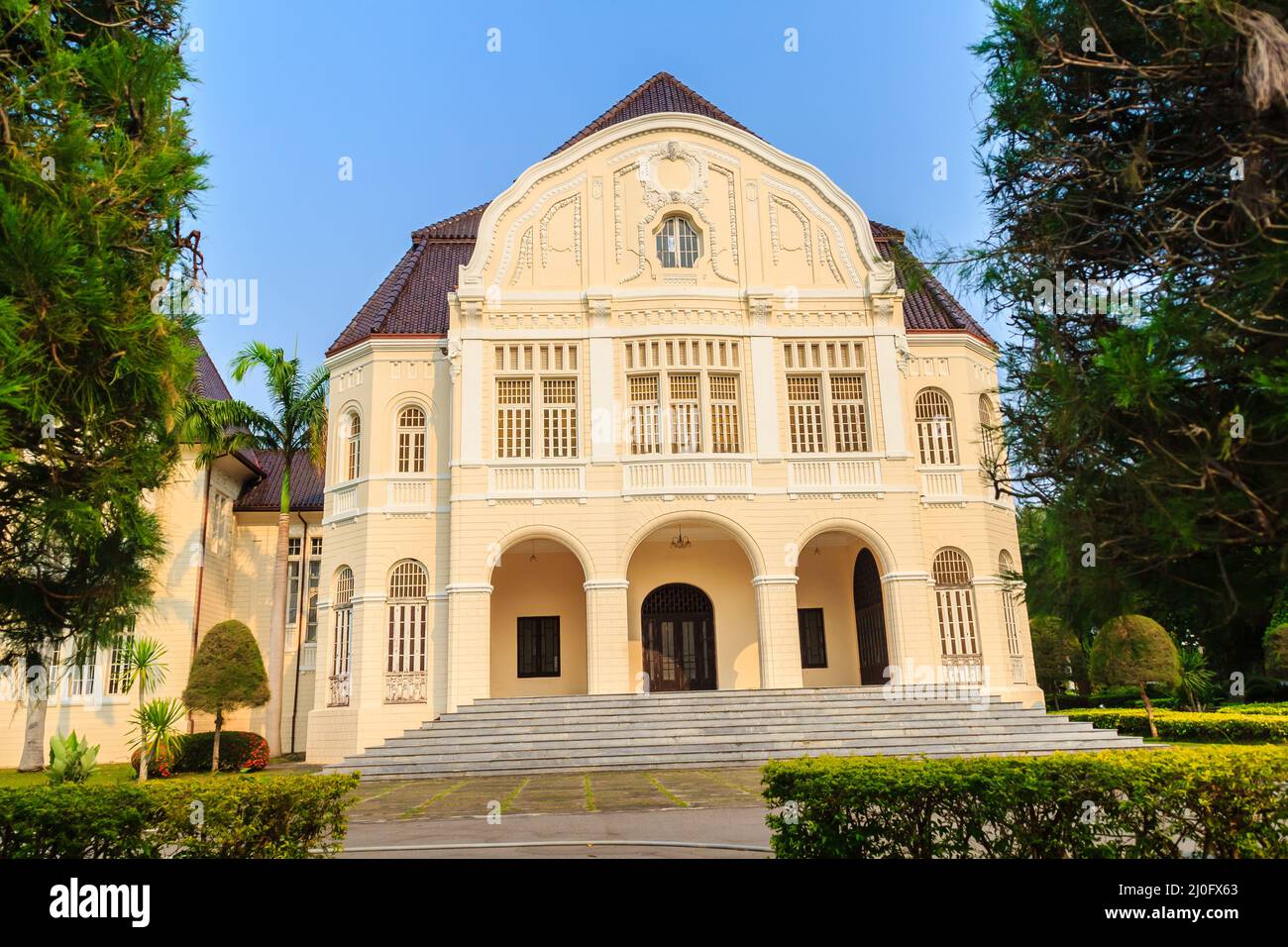 Beautiful Landscape and Architecture of Phra Ramratchaniwet Palace ...
