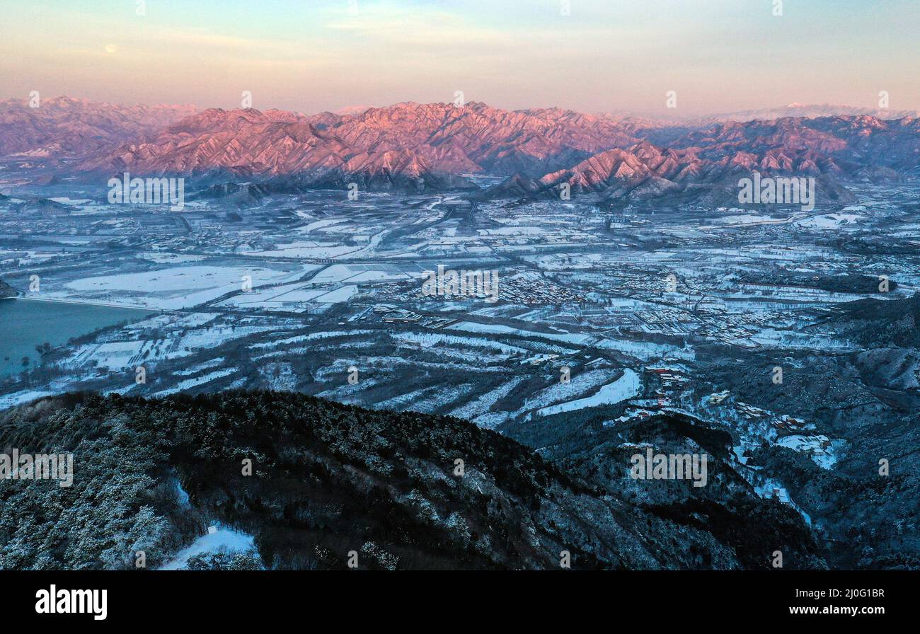 Yanshan mountains hi-res stock photography and images - Alamy