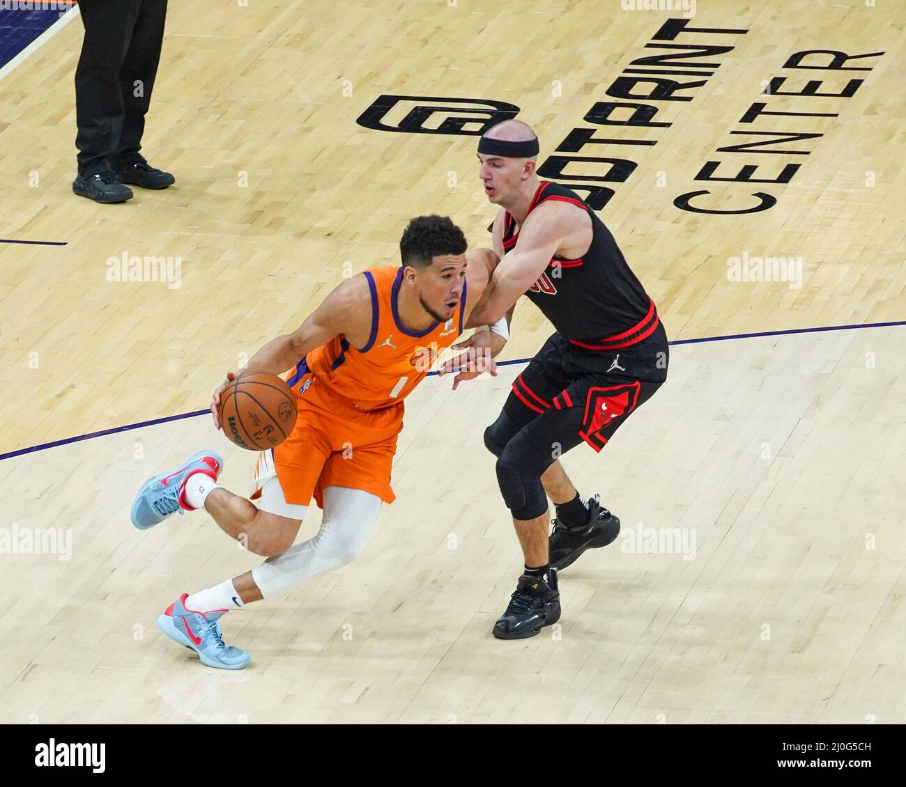Devin booker suns hi-res stock photography and images - Alamy