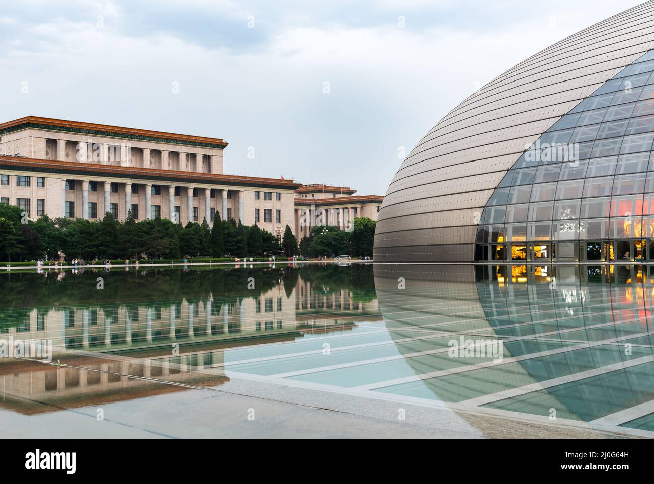 Modern opera house hi-res stock photography and images - Alamy