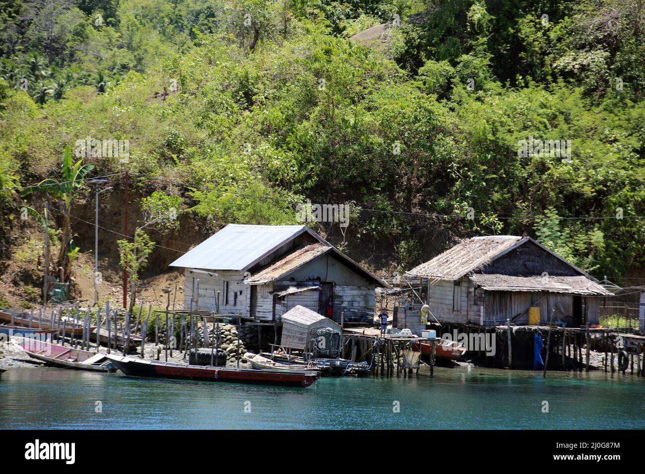 Small, nameless fishing village on the island of Muari Stock Photo - Alamy