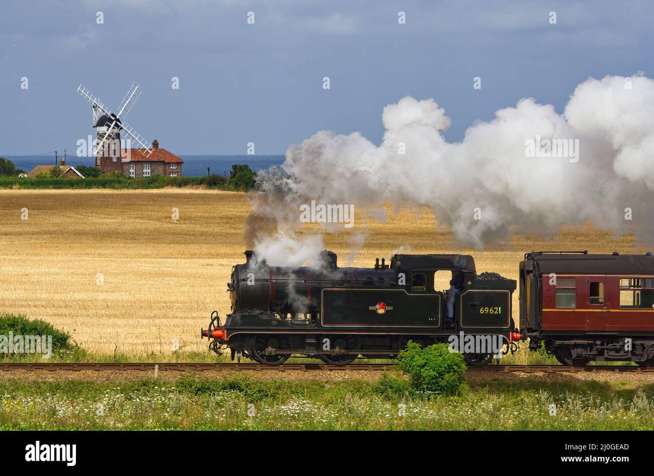 Steam locomotive 69621, a N7 class tank engine, built in 1924, pulling ...