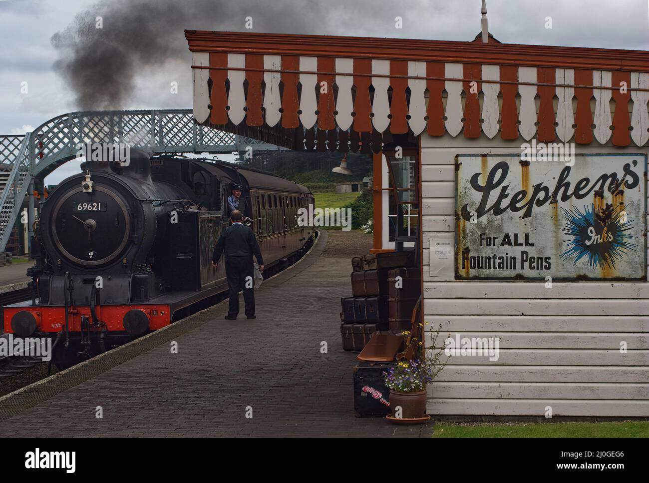 Steam locomotive 69621, a N7 class tank engine, built in 1924, with a ...