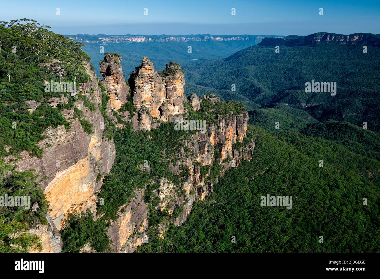 Famous rock formation of the Three Sisters above Jamison Valley in Blue ...