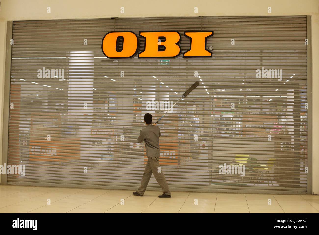 Moscow, Russia. 18th Mar, 2022. An Obi hardware store in the Aviapark ...