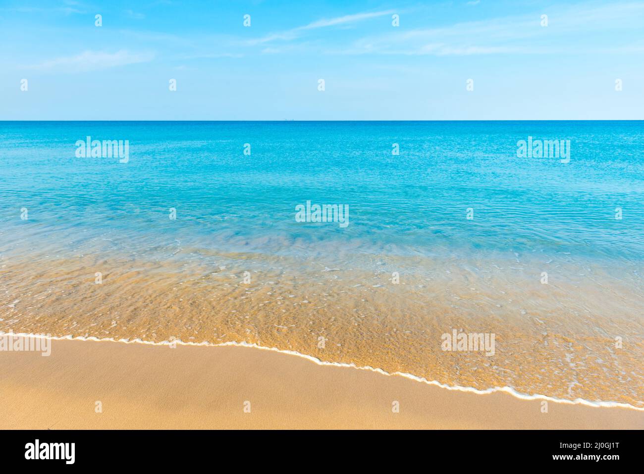 Transparent water shoreline summer vacation hi-res stock photography ...