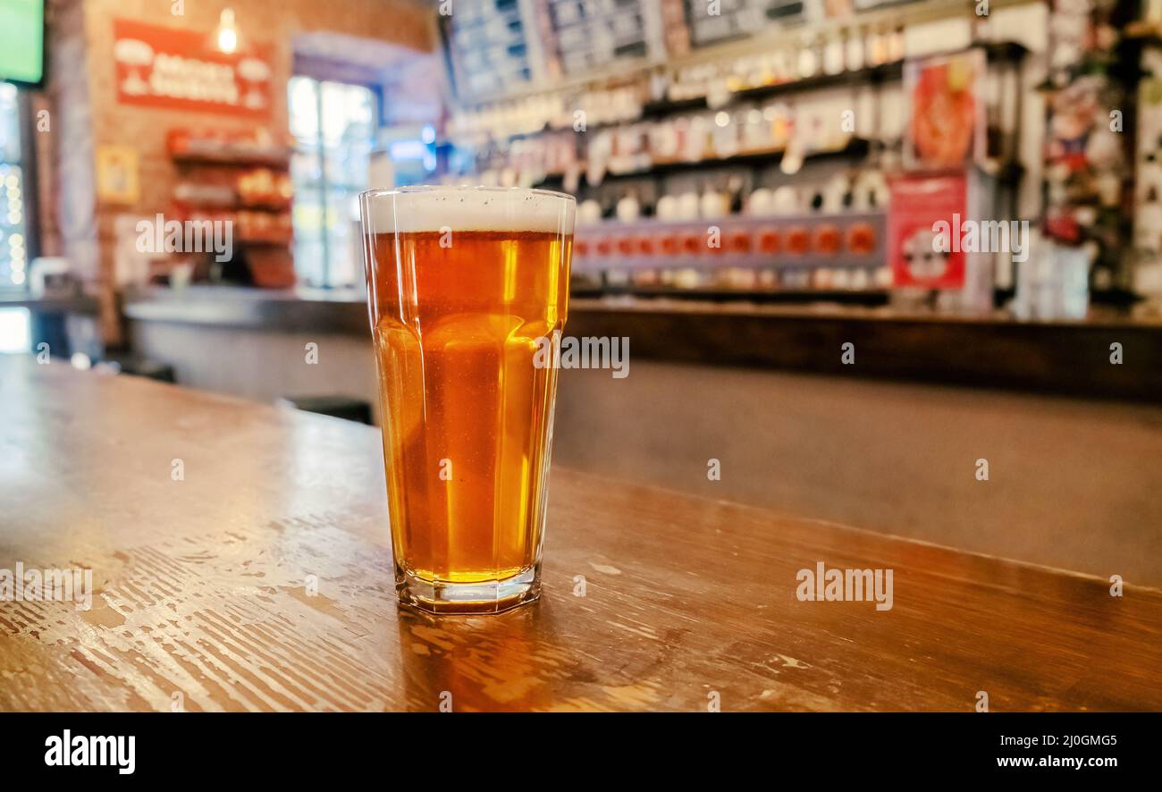 Pouring a craft beer on tap hi-res stock photography and images - Alamy
