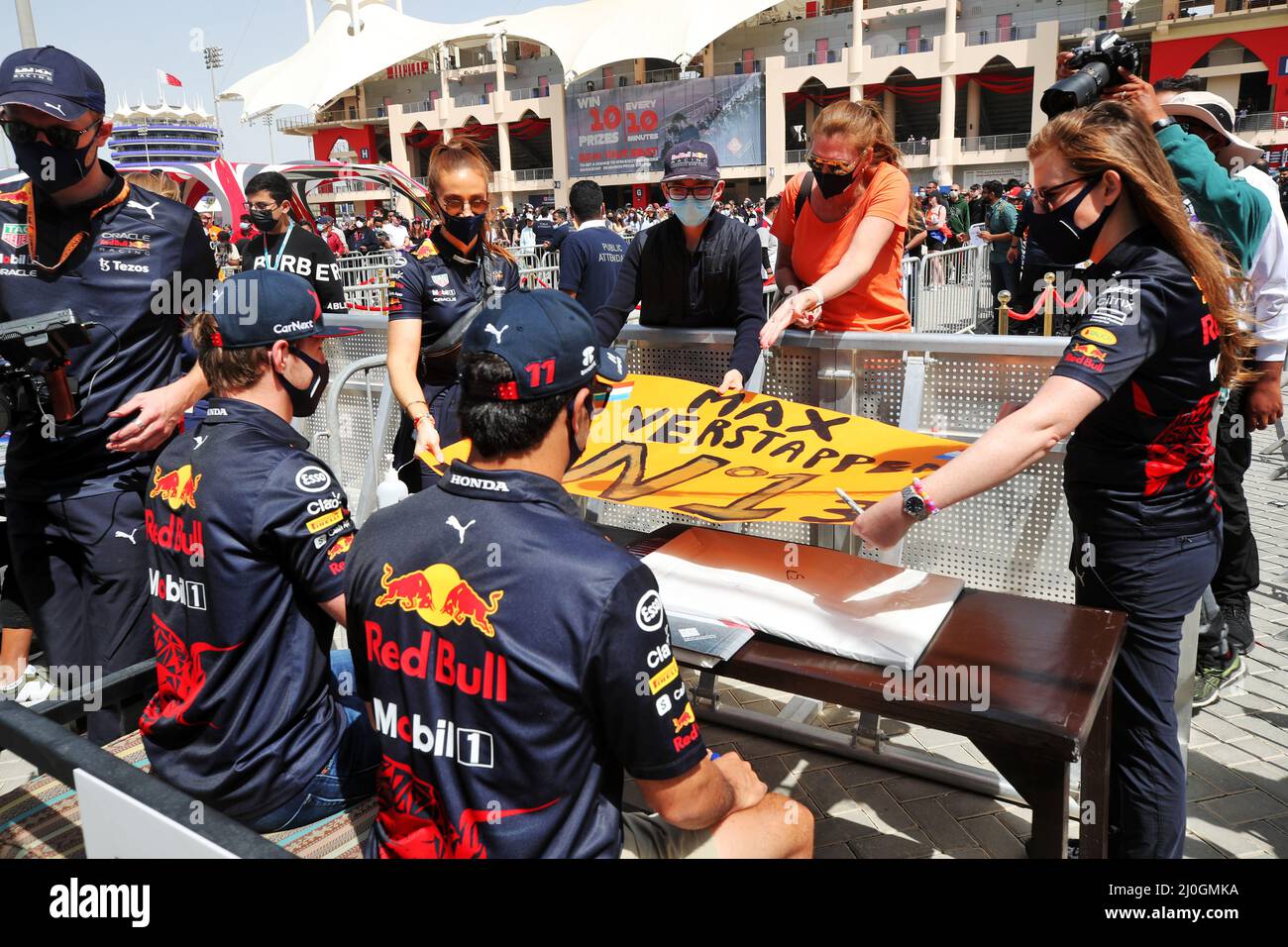 F1 red bull fans 2022 hi-res stock photography and images - Alamy