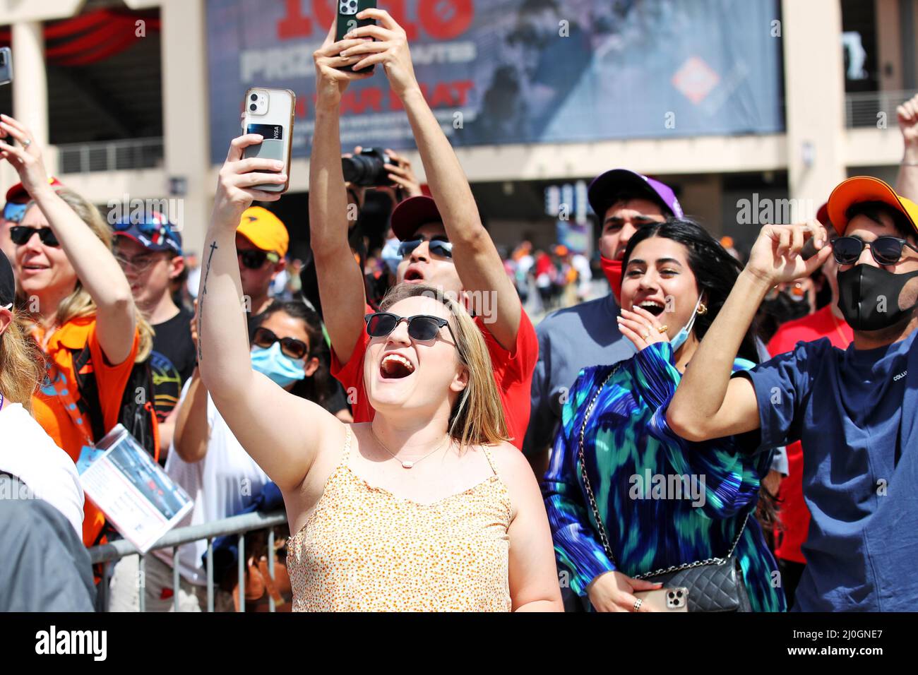 Bahrain international circuit audience hi-res stock photography and ...