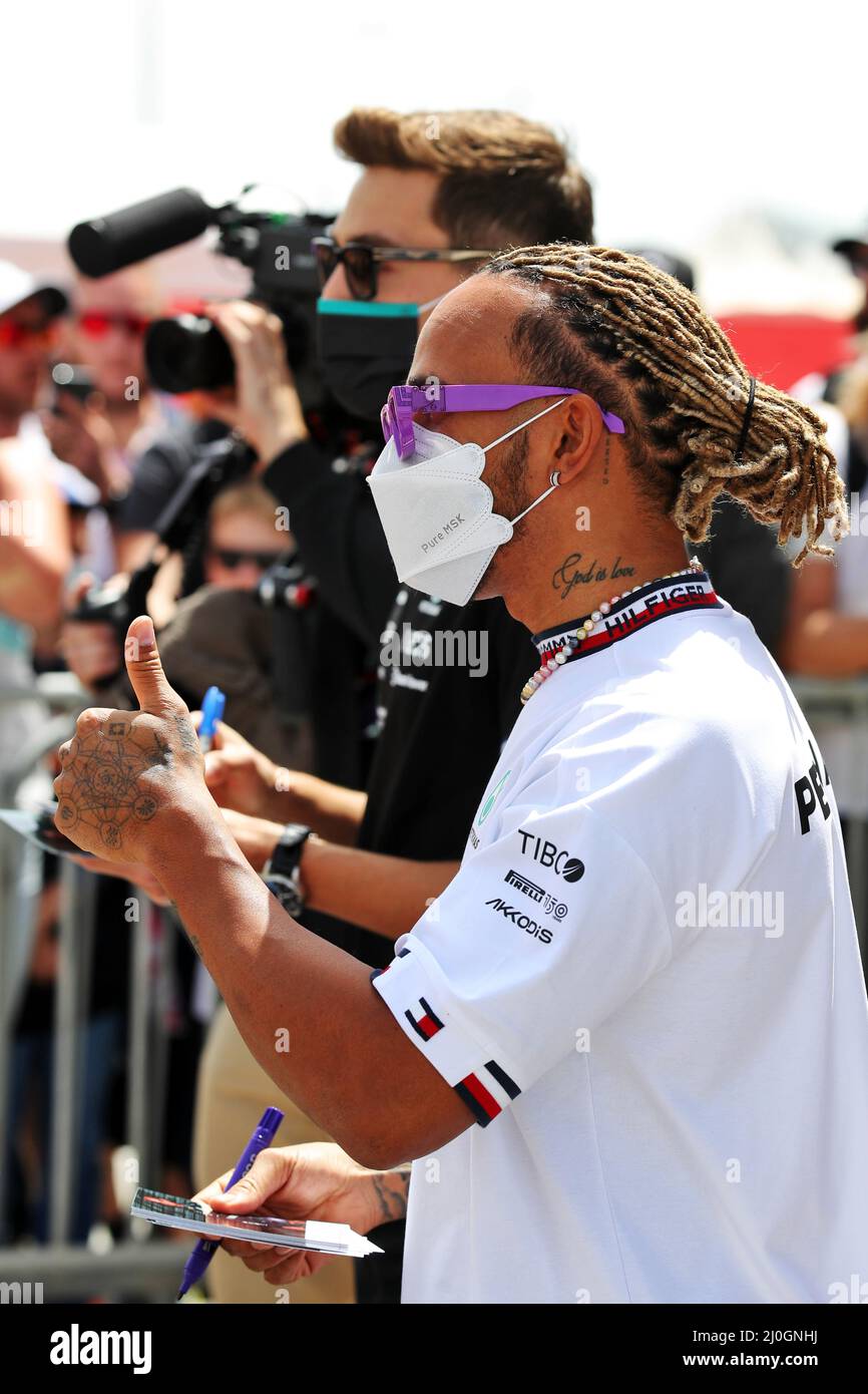 Mercedes amg f1 sign autographs for fans hi-res stock photography and ...