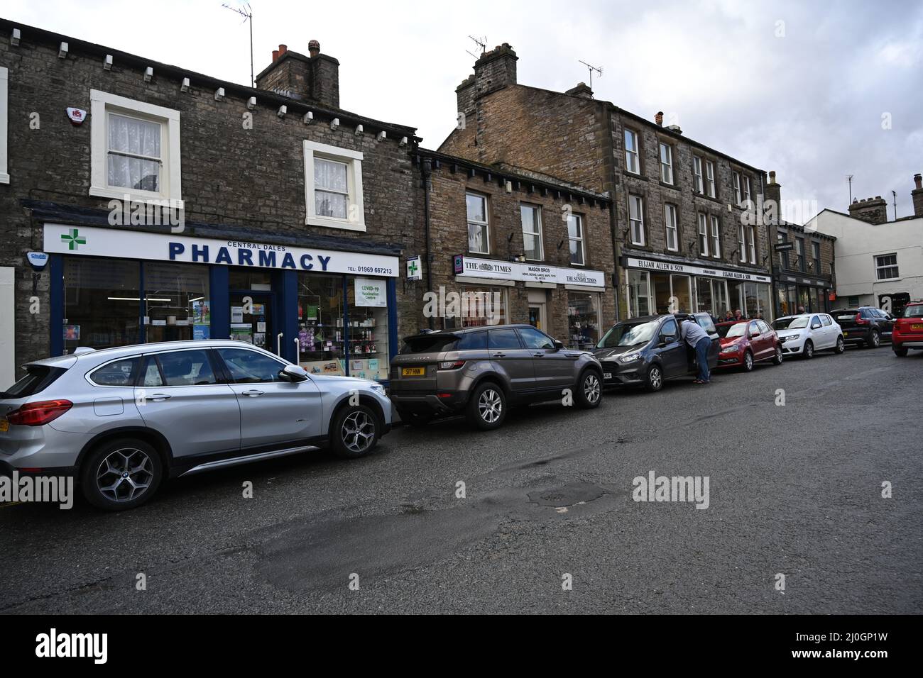 Market day hawes market town hi-res stock photography and images - Alamy