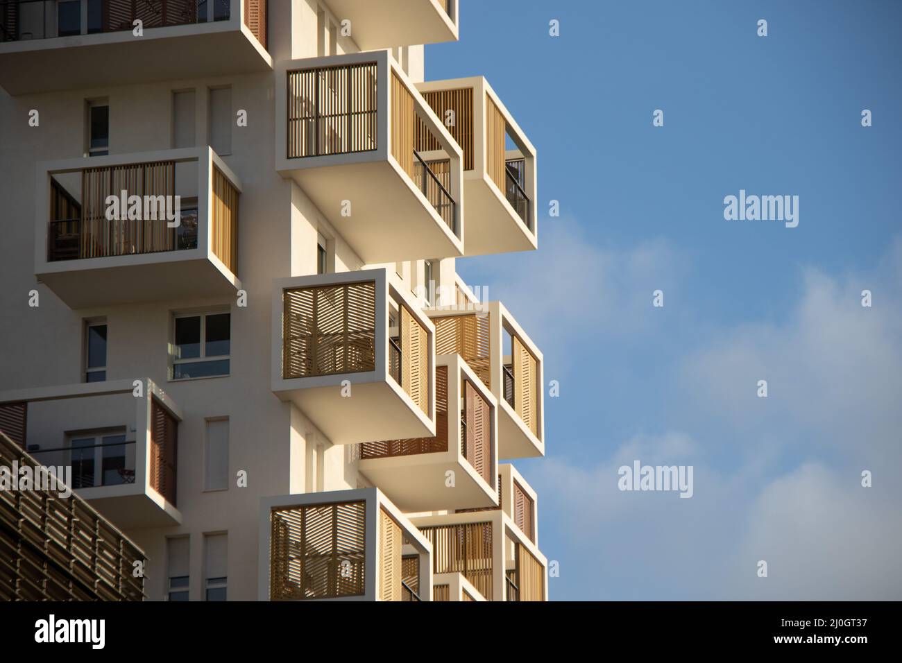 Exterior of modern residential building Stock Photo - Alamy