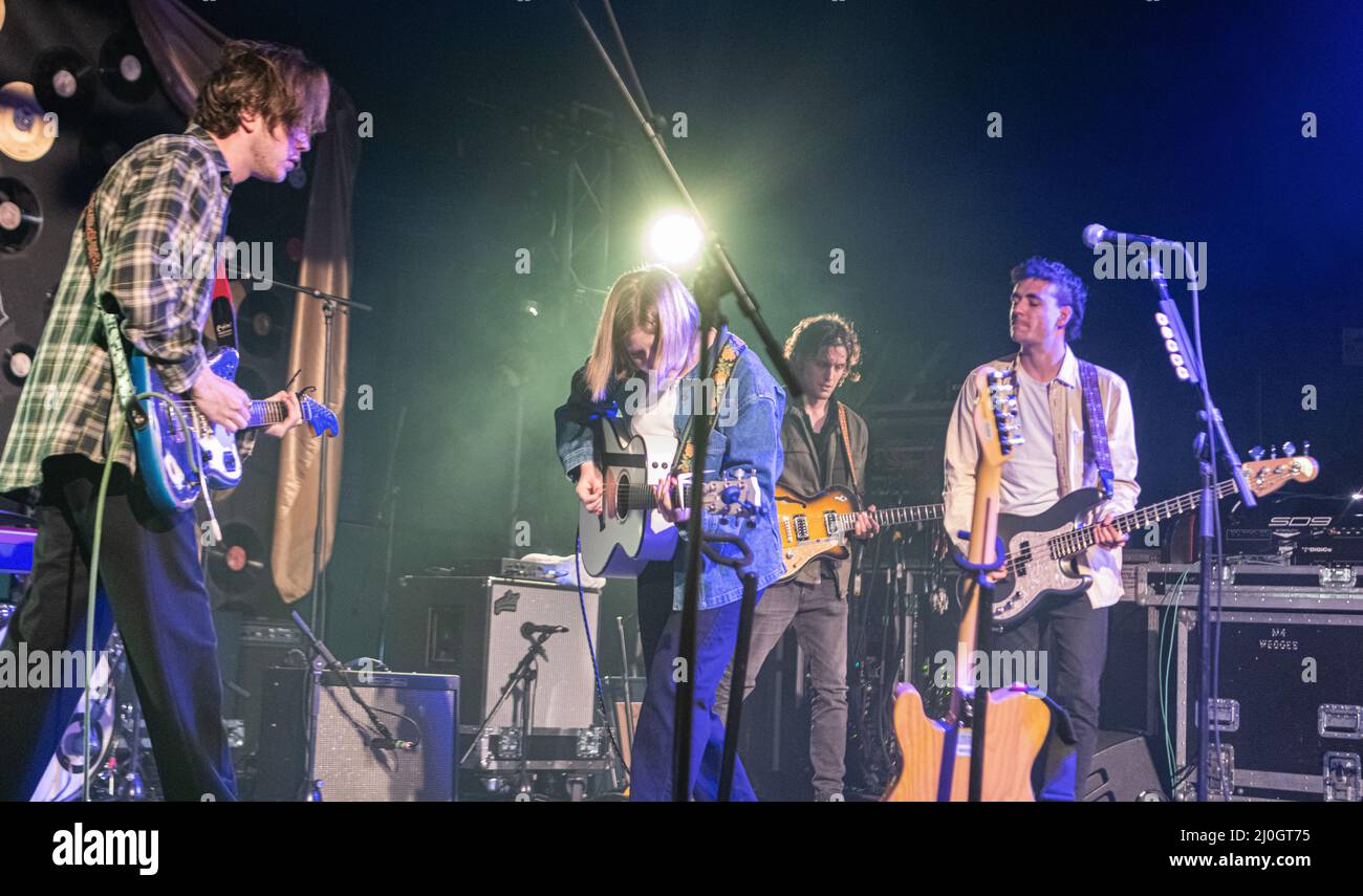 Singer jade bird hi-res stock photography and images - Alamy