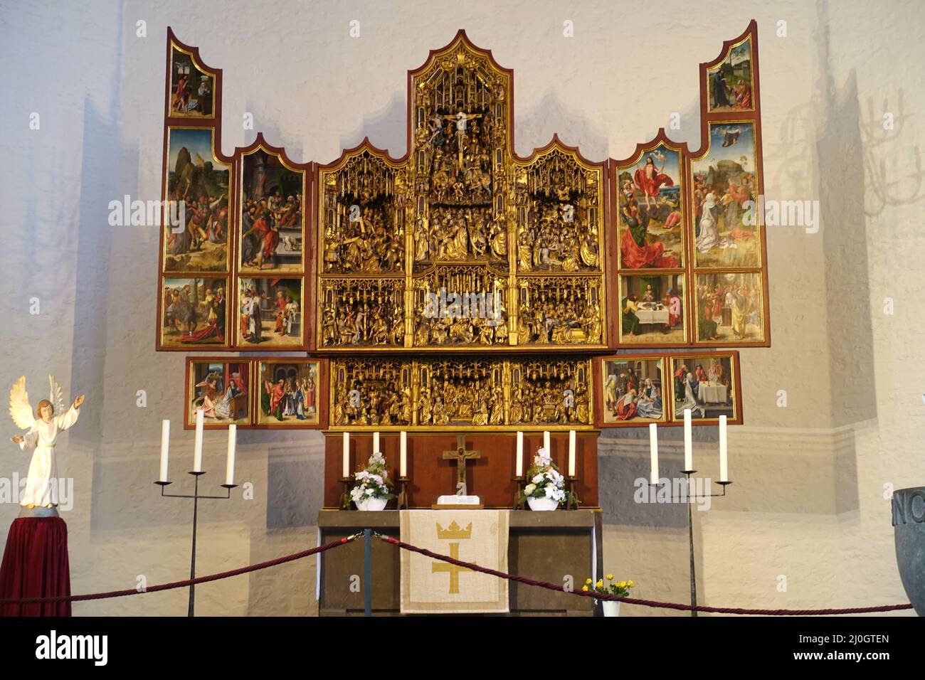 Antwerp carved altar hi-res stock photography and images - Alamy
