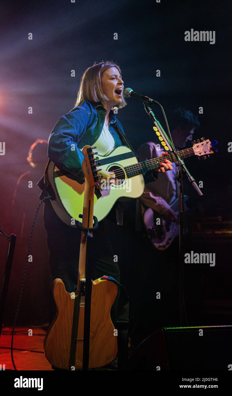 Jade bird singer hi-res stock photography and images - Alamy