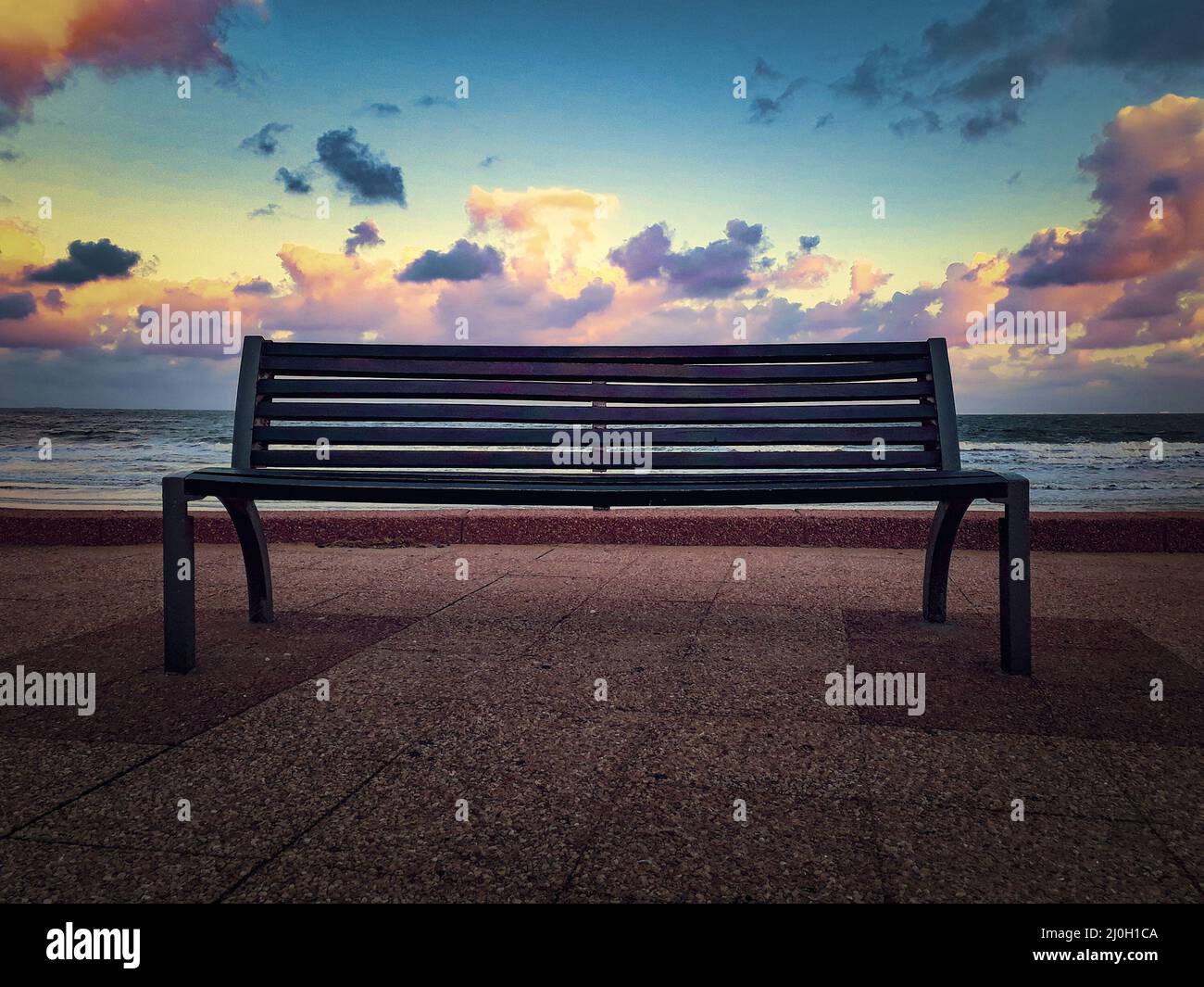 Empty beach boardwalk hi-res stock photography and images - Alamy