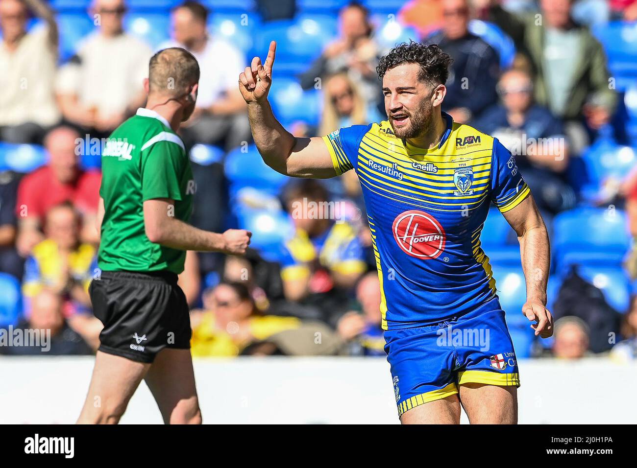 Toby King #4 of Warrington Wolves celebrates his try Stock Photo - Alamy