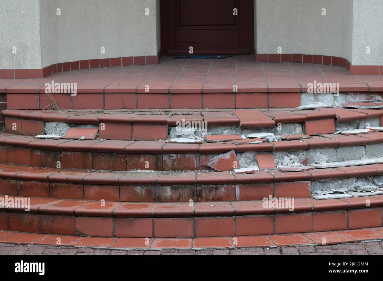 Broken House Steps Outdoor. Damaged Stair Case Stock Photo - Alamy
